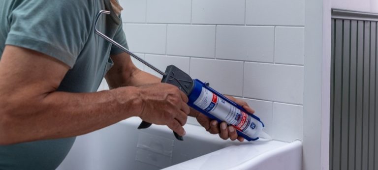 Caulking a bathroom like a pro - GE Sealants